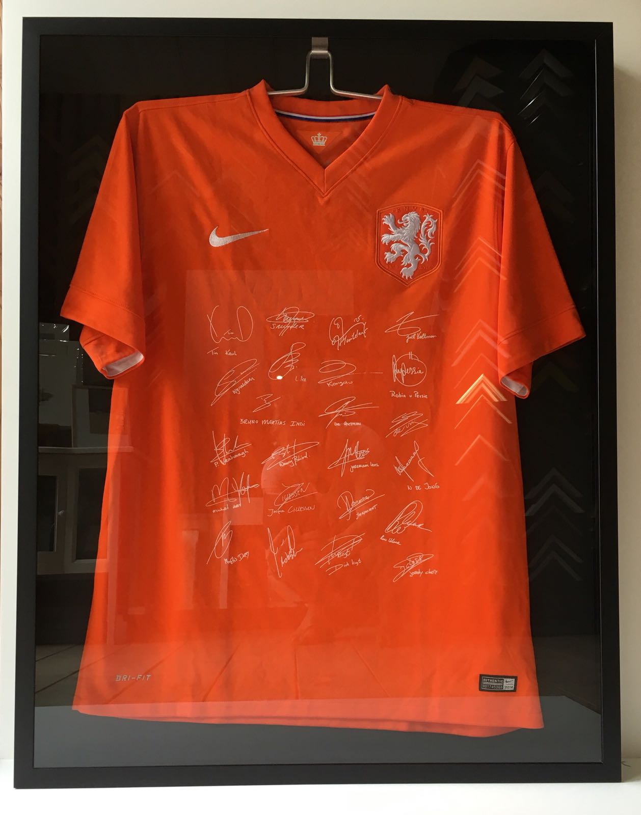Inlijsten kleding - Lijstenmakerij 't nieuwe schuurtje